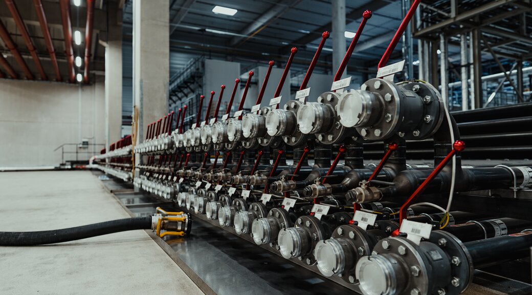 About ROWE - We offer motor oil, engine oils and other lubricants | ROWE